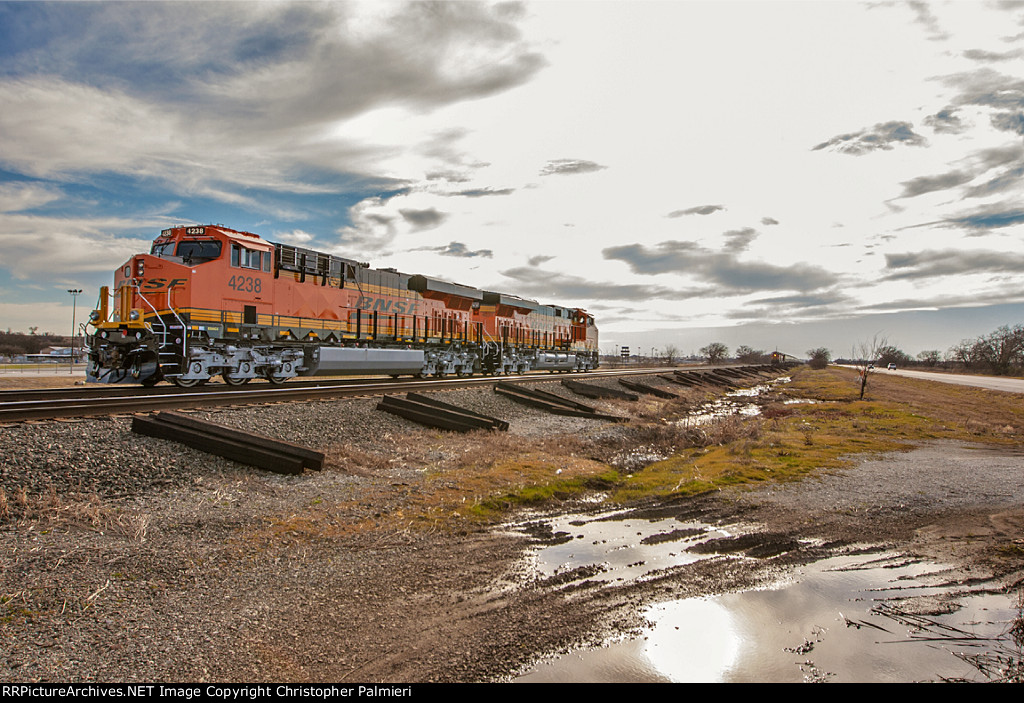 BNSF 4238 and BNSF 4237